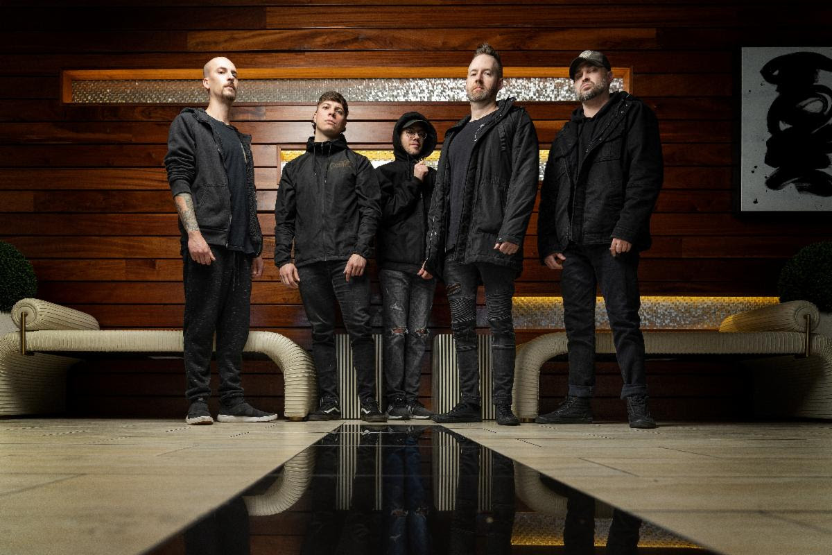 LANiiDAE Premiere "Anything" at Revolver - BPM